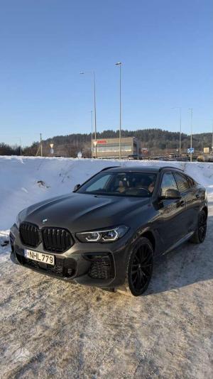 Pelēks BMW X6 2022 Viļņa, ar dzinēja tilpumu 4.40 L un nobraukumu 122 tūkst. km par 56000 €, foto  vietnē AUTOMOTO.COM.LV