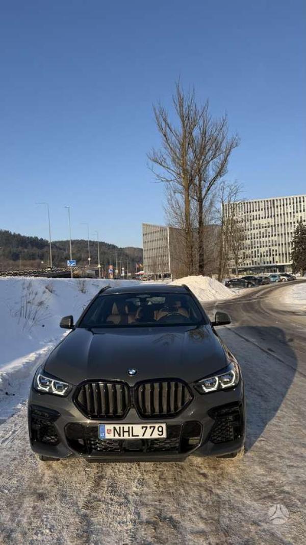 Grey BMW X6 2022 in Vilnius, with an engine capacity of 4.40 L and mileage of 122 thousand km for 56000 €, photo 2 on AUTOMOTO.COM.LV