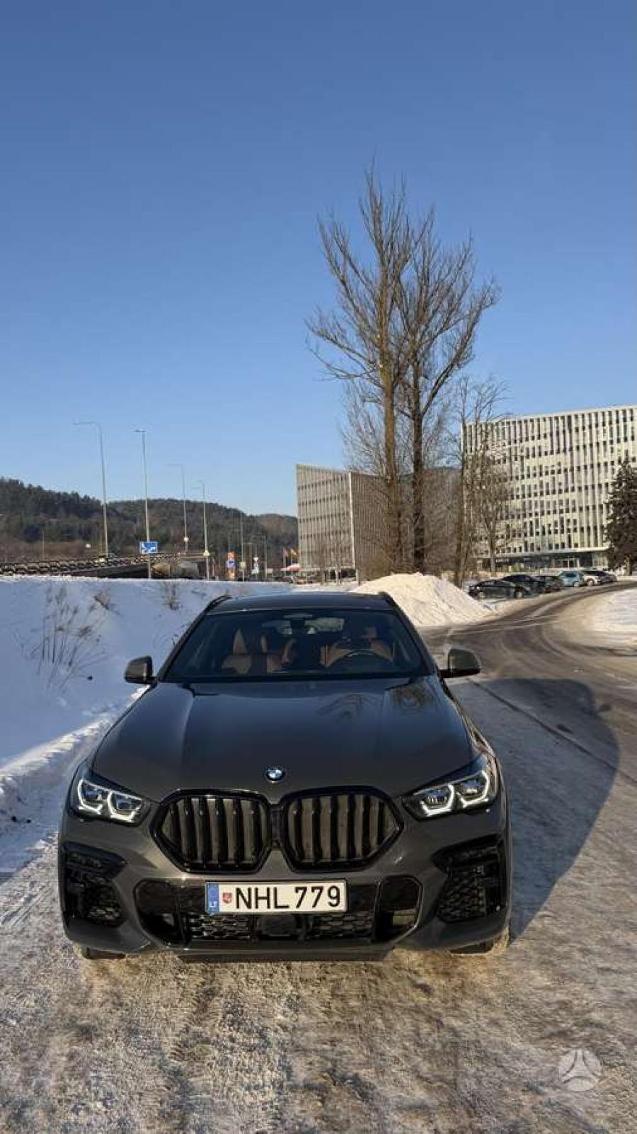 Grey BMW X6 2022 in Vilnius, with an engine capacity of 4.40 L and mileage of 122 thousand km for 56000 €, photo 2 on AUTOMOTO.COM.LV
