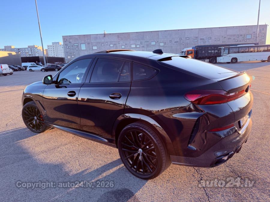 Grey BMW X6 2022 in Tallinn, with an engine capacity of 3.00 L and mileage of 40 thousand km for 69999 €, photo 5 on AUTOMOTO.COM.LV