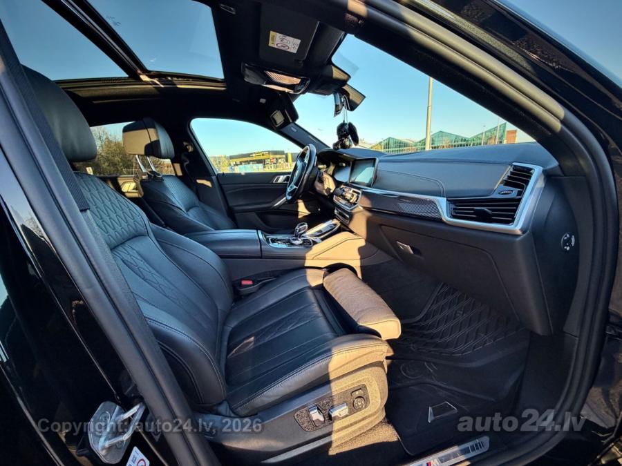Grey BMW X6 2022 in Tallinn, with an engine capacity of 3.00 L and mileage of 40 thousand km for 69999 €, photo 15 on AUTOMOTO.COM.LV