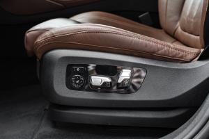 Grey BMW X6 2022 in Marupe, with an engine capacity of 3.00 L and mileage of 103 thousand km for 61850 €, photo 8 on AUTOMOTO.COM.LV