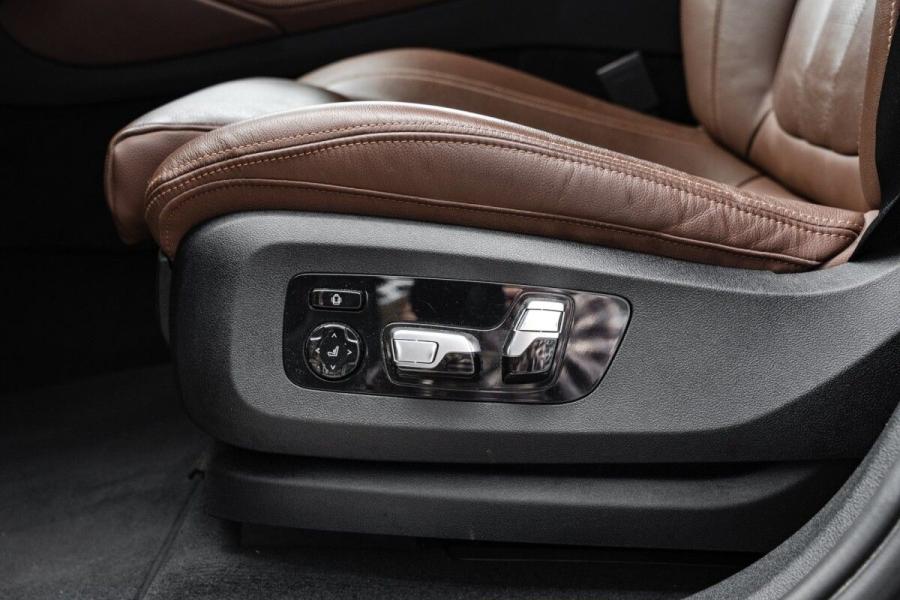 Grey BMW X6 2022 in Marupe, with an engine capacity of 3.00 L and mileage of 103 thousand km for 61850 €, photo 8 on AUTOMOTO.COM.LV