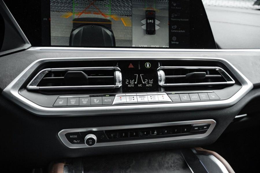 Grey BMW X6 2022 in Marupe, with an engine capacity of 3.00 L and mileage of 103 thousand km for 61850 €, photo 25 on AUTOMOTO.COM.LV