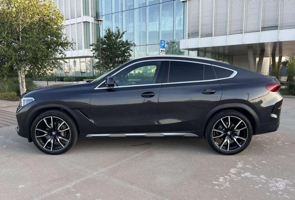 Pelēks BMW X6 2022 Viļņa, ar dzinēja tilpumu 2.99 L un nobraukumu 95 tūkst. km par 51500 €, foto 4 vietnē AUTOMOTO.COM.LV