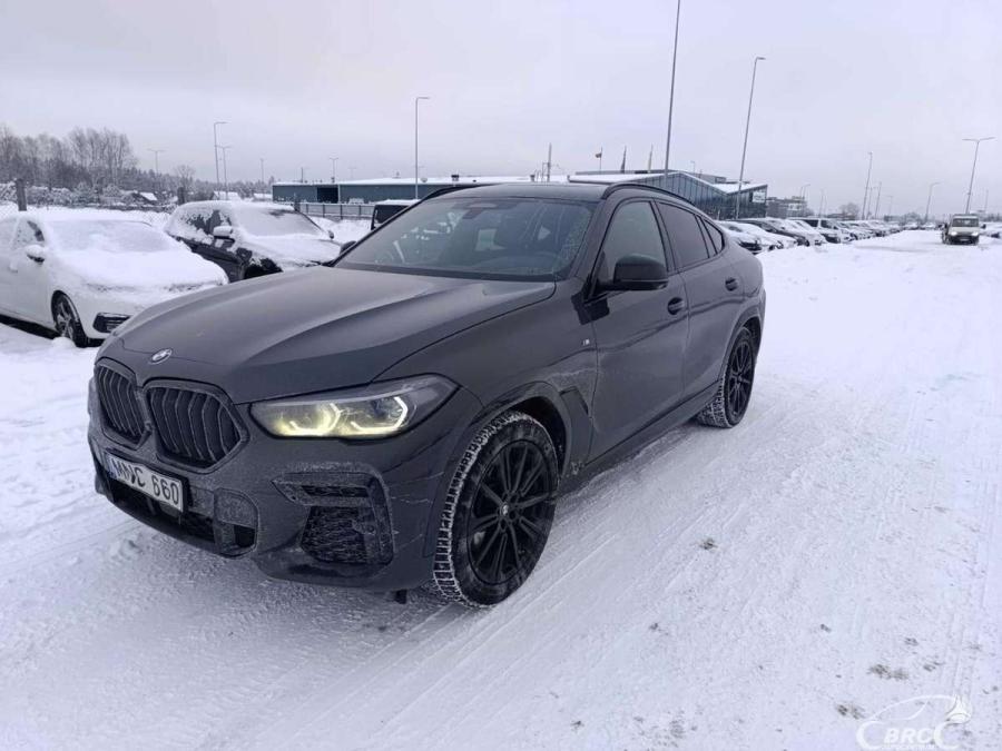 Pelēks BMW X6 2023 Viļņa, ar dzinēja tilpumu 3.00 L un nobraukumu 71 tūkst. km par 68000 €, foto 1 vietnē AUTOMOTO.COM.LV
