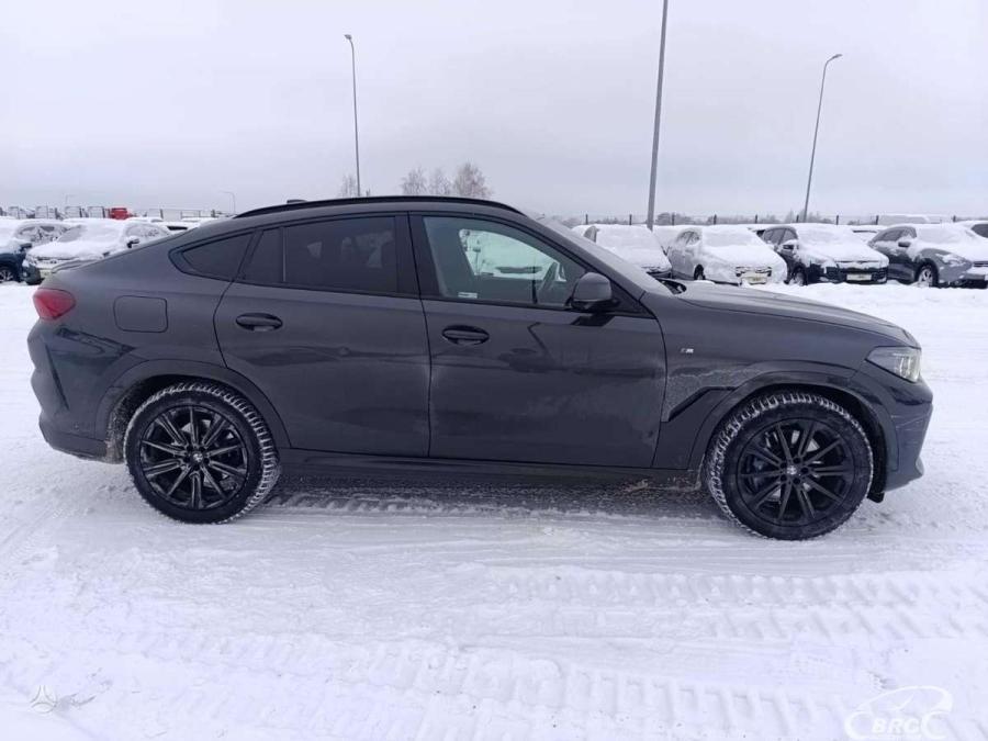 Pelēks BMW X6 2023 Viļņa, ar dzinēja tilpumu 3.00 L un nobraukumu 71 tūkst. km par 68000 €, foto 7 vietnē AUTOMOTO.COM.LV