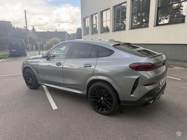 Grey BMW X6 2023 in Kaunas, with an engine capacity of 3.00 L and mileage of 115 thousand km for 59999 €, photo 6 on AUTOMOTO.COM.LV