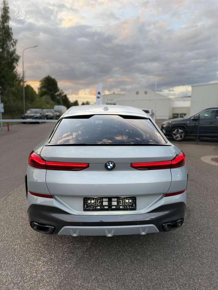 Grey BMW X6 2023 in Vilnius, with an engine capacity of 2.99 L and mileage of 122 thousand km for 65500 €, photo 5 on AUTOMOTO.COM.LV