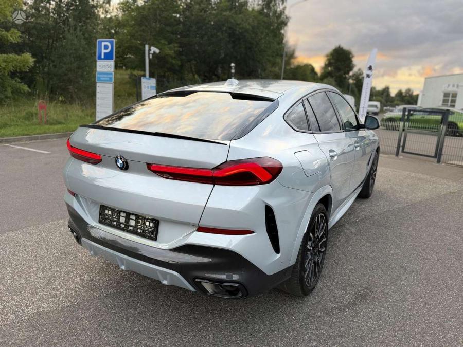 Grey BMW X6 2023 in Vilnius, with an engine capacity of 2.99 L and mileage of 122 thousand km for 65500 €, photo 6 on AUTOMOTO.COM.LV