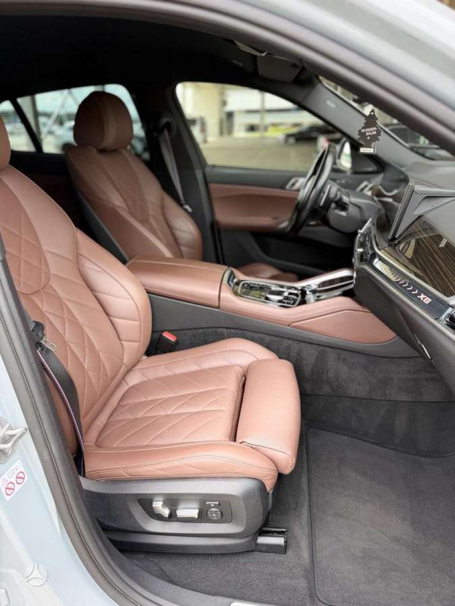 Grey BMW X6 2023 in Vilnius, with an engine capacity of 2.99 L and mileage of 122 thousand km for 65500 €, photo 19 on AUTOMOTO.COM.LV