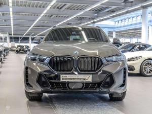 Grey BMW X6 2024 in Vilnius, with an engine capacity of 2.99 L and mileage of 24 thousand km for 81899 €, photo 2 on AUTOMOTO.COM.LV