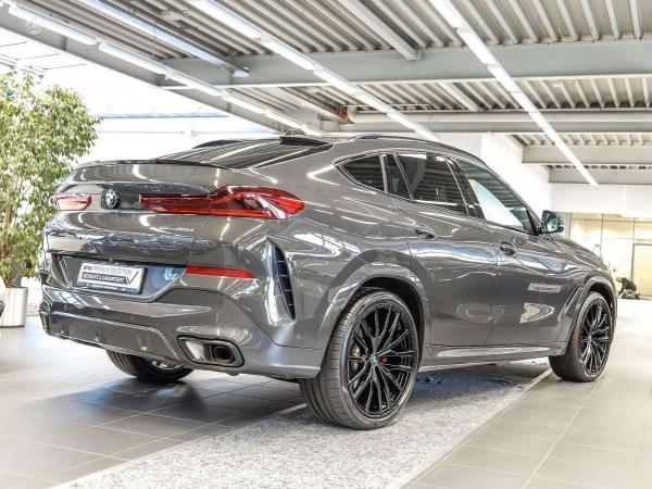 Grey BMW X6 2024 in Vilnius, with an engine capacity of 2.99 L and mileage of 24 thousand km for 81899 €, photo 5 on AUTOMOTO.COM.LV