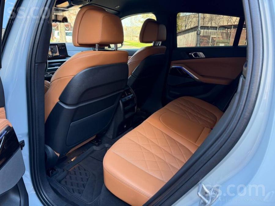 Grey BMW X6 2024 in Rezekne, with an engine capacity of 3.00 L and mileage of 71 thousand km for 71500 €, photo 9 on AUTOMOTO.COM.LV