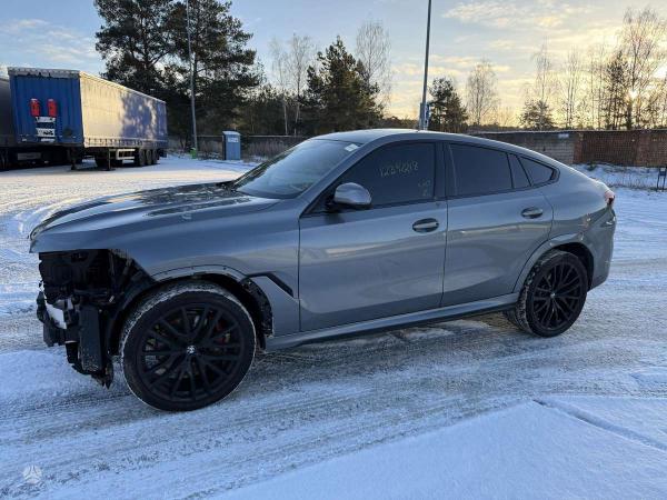 Pelēks BMW X6 2025 Alīta, ar dzinēja tilpumu 3.00 L un nobraukumu 9 tūkst. km par 54950 €, foto 5 vietnē AUTOMOTO.COM.LV