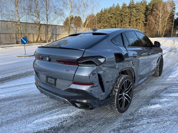 Pelēks BMW X6 2025 Alīta, ar dzinēja tilpumu 3.00 L un nobraukumu 9 tūkst. km par 54950 €, foto 8 vietnē AUTOMOTO.COM.LV