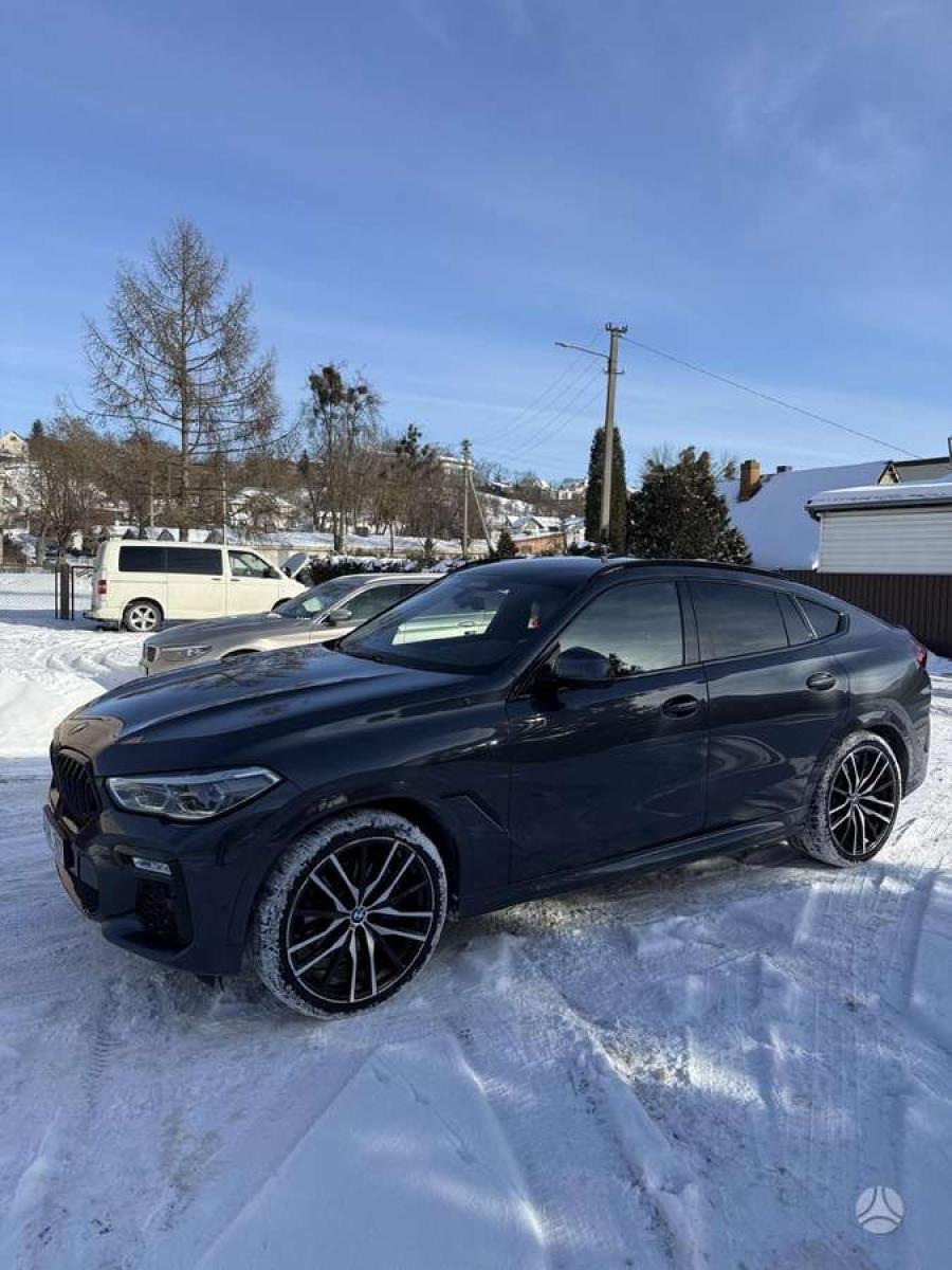 Pelēks BMW X6 2021 Kauņa, ar dzinēja tilpumu 2.99 L un nobraukumu 140 tūkst. km par 57300 €, foto 1 vietnē AUTOMOTO.COM.LV