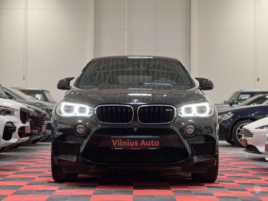 Black BMW X6 M 2015 in Vilnius, with an engine capacity of 4.40 L and mileage of 112 thousand km for 35800 €, photo 2 on AUTOMOTO.COM.LV
