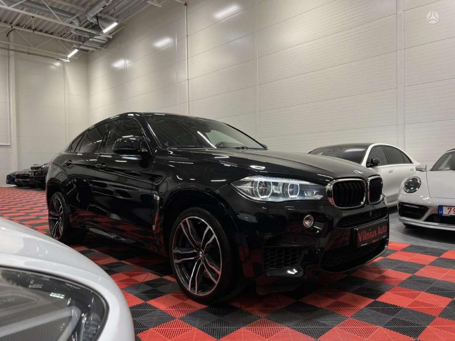Black BMW X6 M 2015 in Vilnius, with an engine capacity of 4.40 L and mileage of 112 thousand km for 35800 €, photo 3 on AUTOMOTO.COM.LV