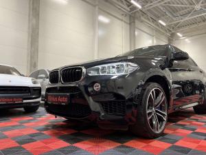 Black BMW X6 M 2015 in Vilnius, with an engine capacity of 4.40 L and mileage of 112 thousand km for 35800 €, photo 7 on AUTOMOTO.COM.LV
