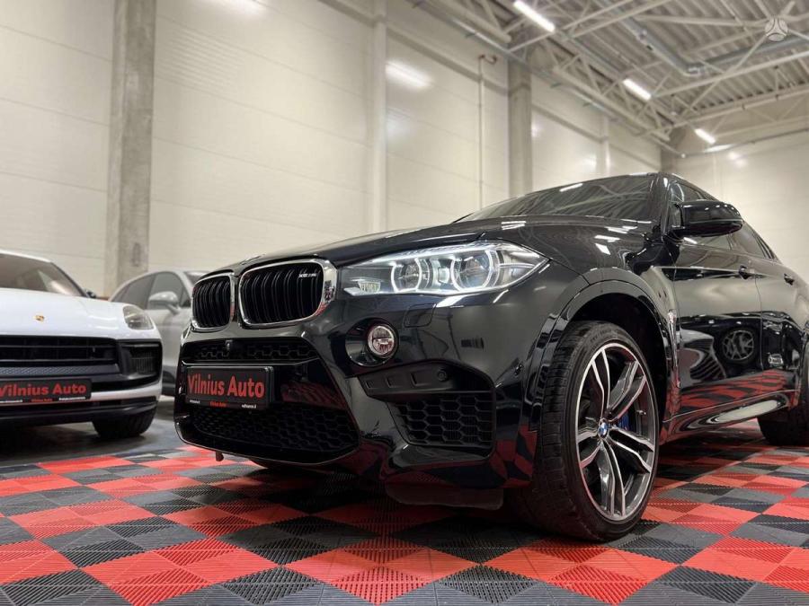 Black BMW X6 M 2015 in Vilnius, with an engine capacity of 4.40 L and mileage of 112 thousand km for 35800 €, photo 7 on AUTOMOTO.COM.LV