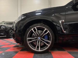 Black BMW X6 M 2015 in Vilnius, with an engine capacity of 4.40 L and mileage of 112 thousand km for 35800 €, photo 12 on AUTOMOTO.COM.LV