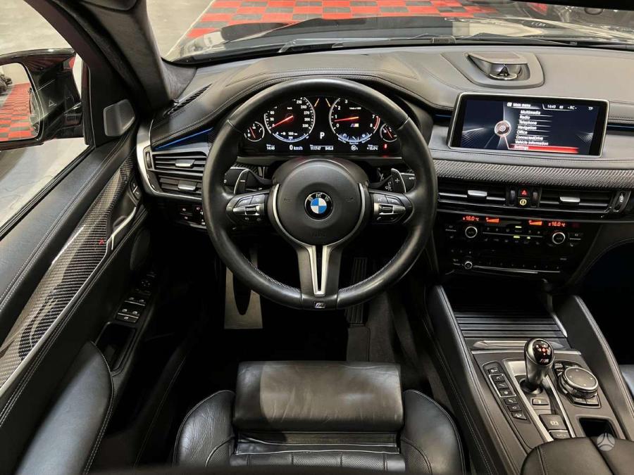 Black BMW X6 M 2015 in Vilnius, with an engine capacity of 4.40 L and mileage of 112 thousand km for 35800 €, photo 22 on AUTOMOTO.COM.LV