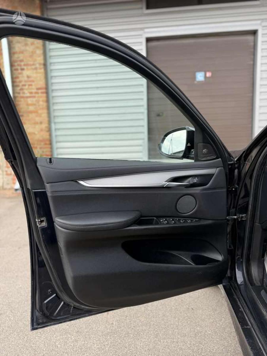 Melns BMW X6 M 2015 Panevēža, ar dzinēja tilpumu 2.99 L un nobraukumu 84 tūkst. km par 23000 €, foto 20 vietnē AUTOMOTO.COM.LV