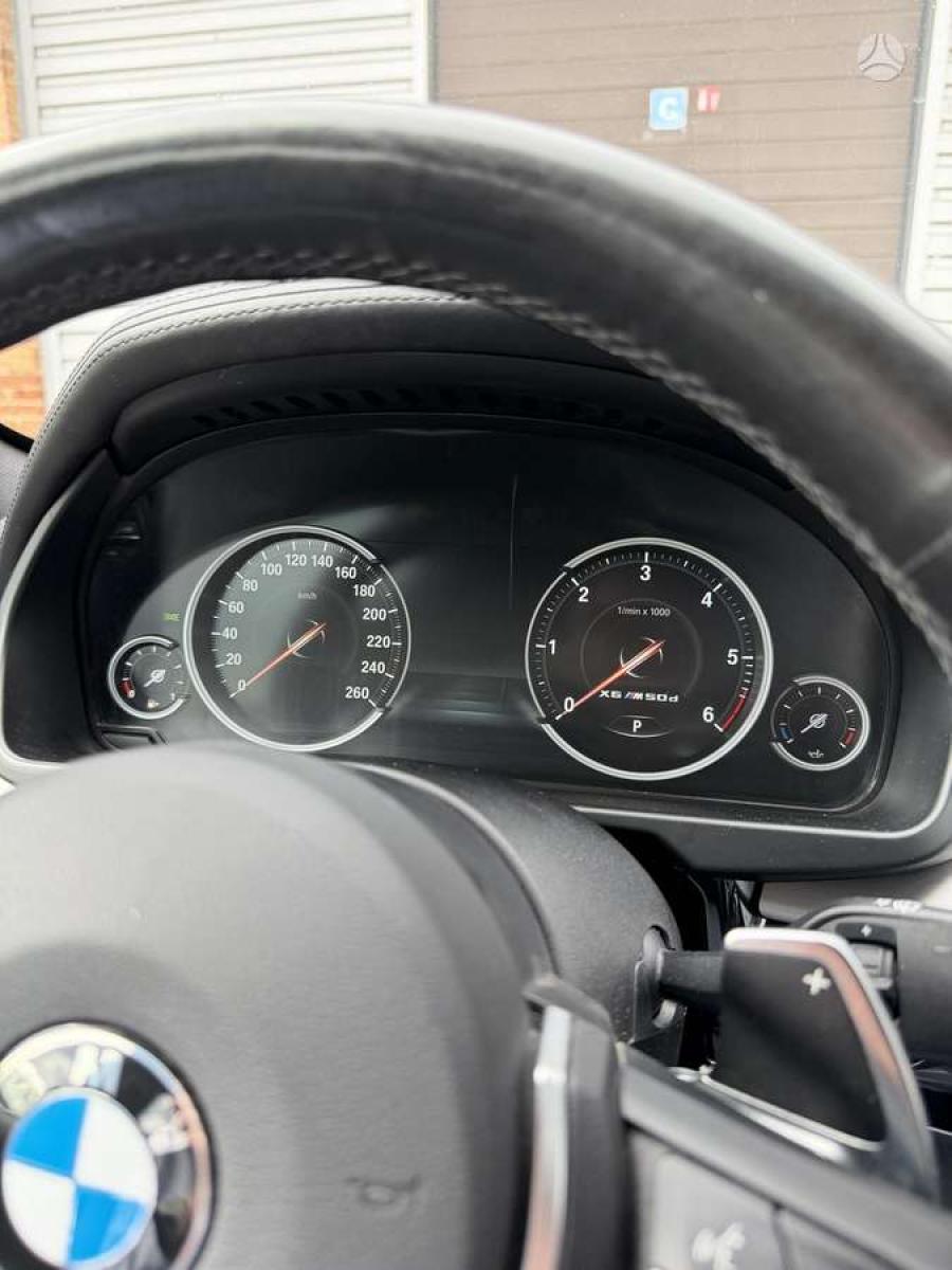 Melns BMW X6 M 2015 Panevēža, ar dzinēja tilpumu 2.99 L un nobraukumu 84 tūkst. km par 23000 €, foto 26 vietnē AUTOMOTO.COM.LV