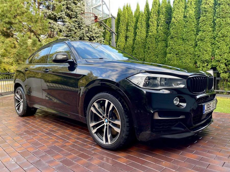 Black BMW X6 M 2015 in Siauliai, with an engine capacity of 2.99 L and mileage of 230 thousand km for 25800 €, photo 6 on AUTOMOTO.COM.LV