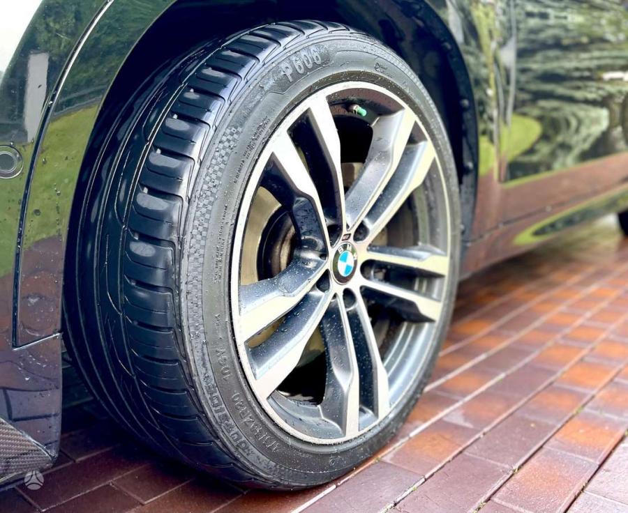 Black BMW X6 M 2015 in Siauliai, with an engine capacity of 2.99 L and mileage of 230 thousand km for 25800 €, photo 16 on AUTOMOTO.COM.LV