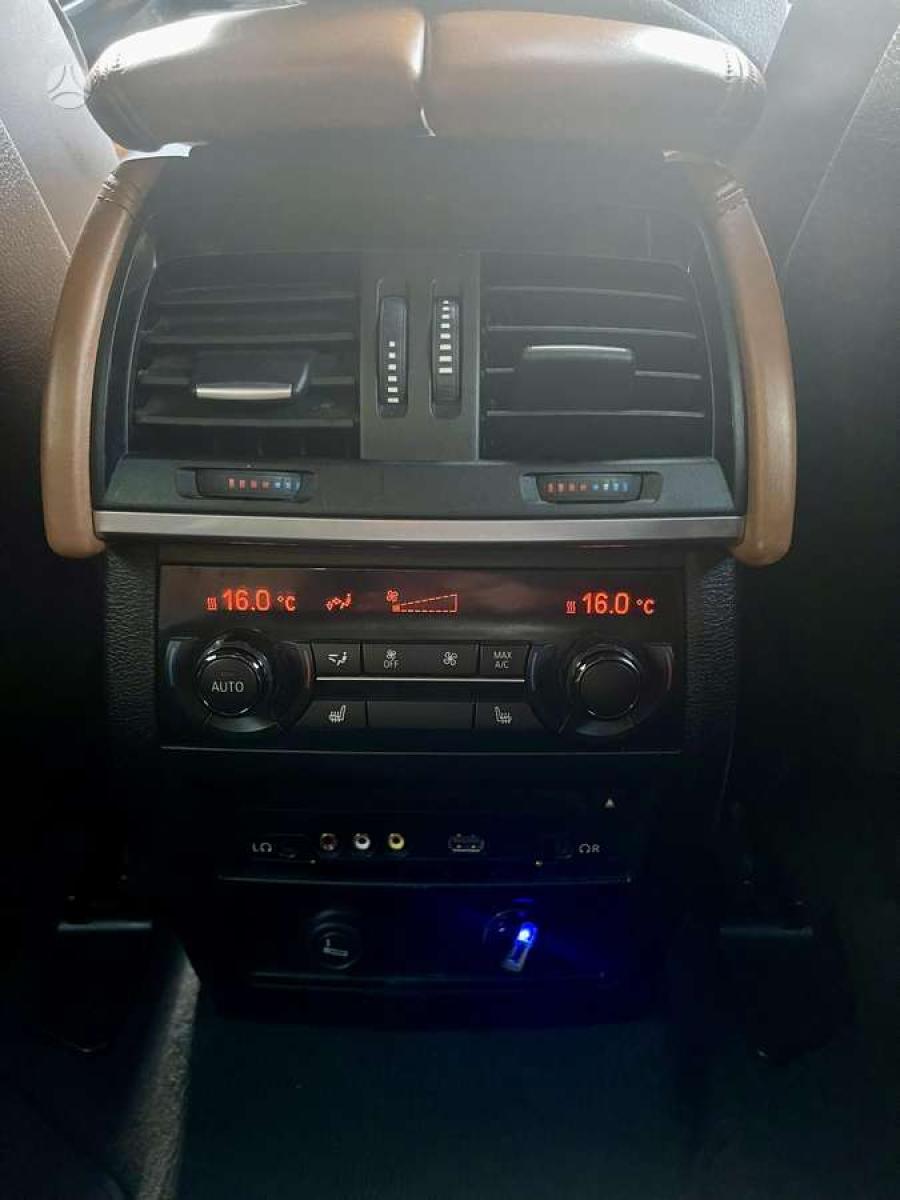Black BMW X6 M 2015 in Siauliai, with an engine capacity of 2.99 L and mileage of 230 thousand km for 25800 €, photo 25 on AUTOMOTO.COM.LV