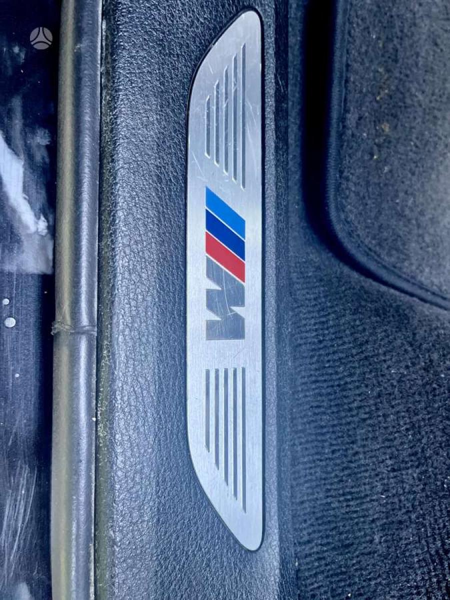 Black BMW X6 M 2015 in Siauliai, with an engine capacity of 2.99 L and mileage of 230 thousand km for 25800 €, photo 26 on AUTOMOTO.COM.LV