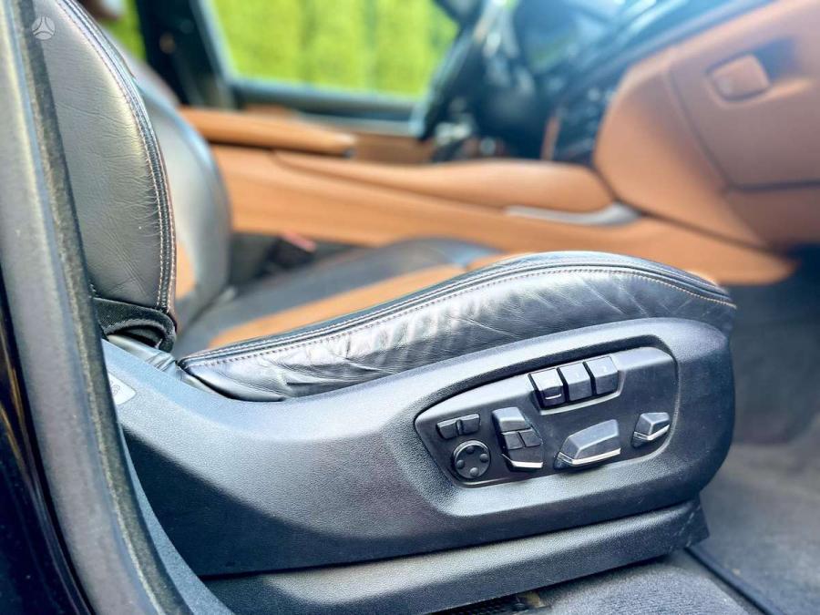 Black BMW X6 M 2015 in Siauliai, with an engine capacity of 2.99 L and mileage of 230 thousand km for 25800 €, photo 34 on AUTOMOTO.COM.LV
