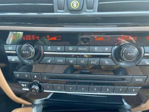 Black BMW X6 M 2015 in Siauliai, with an engine capacity of 2.99 L and mileage of 230 thousand km for 25800 €, photo 39 on AUTOMOTO.COM.LV