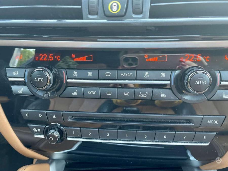 Black BMW X6 M 2015 in Siauliai, with an engine capacity of 2.99 L and mileage of 230 thousand km for 25800 €, photo 39 on AUTOMOTO.COM.LV