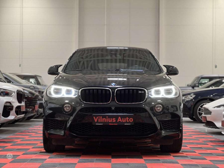 Black BMW X6 M 2015 in Vilnius, with an engine capacity of 4.40 L and mileage of 112 thousand km for 29990 €, photo 3 on AUTOMOTO.COM.LV