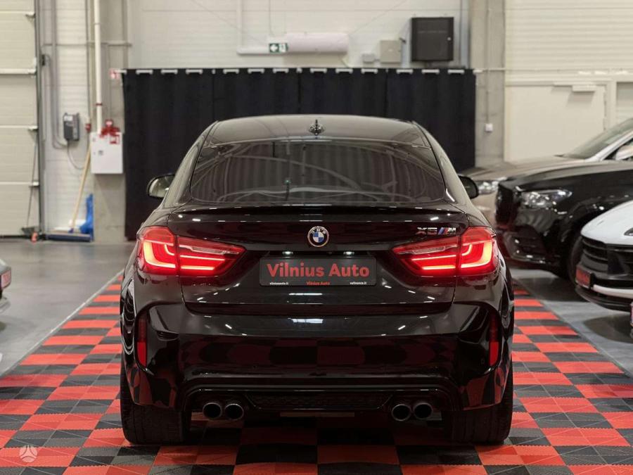 Black BMW X6 M 2015 in Vilnius, with an engine capacity of 4.40 L and mileage of 112 thousand km for 29990 €, photo 6 on AUTOMOTO.COM.LV