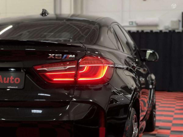 Black BMW X6 M 2015 in Vilnius, with an engine capacity of 4.40 L and mileage of 112 thousand km for 29990 €, photo 10 on AUTOMOTO.COM.LV