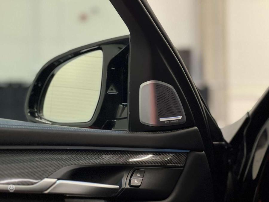Black BMW X6 M 2015 in Vilnius, with an engine capacity of 4.40 L and mileage of 112 thousand km for 29990 €, photo 18 on AUTOMOTO.COM.LV