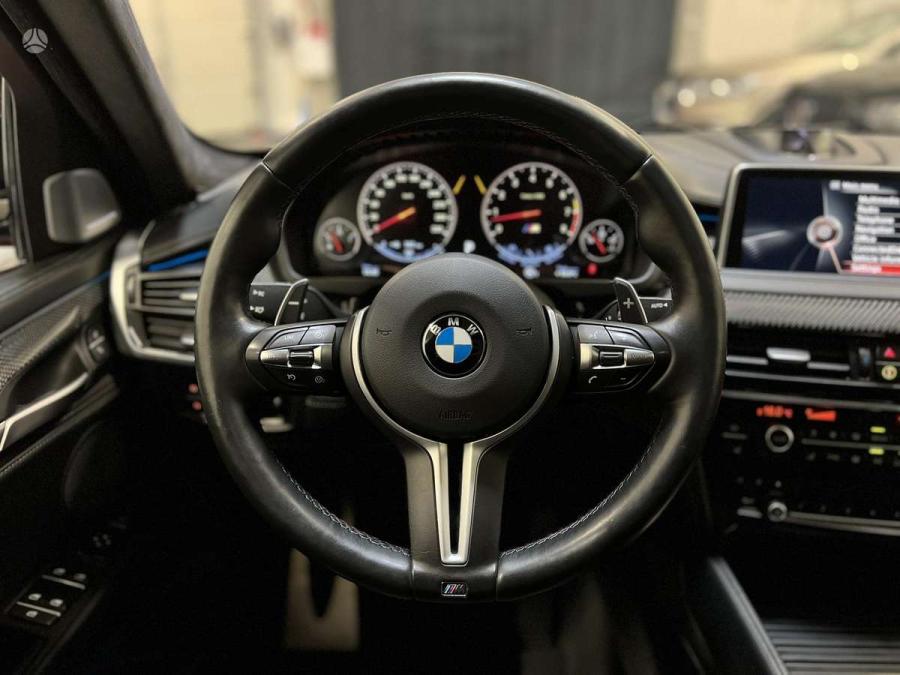 Black BMW X6 M 2015 in Vilnius, with an engine capacity of 4.40 L and mileage of 112 thousand km for 29990 €, photo 24 on AUTOMOTO.COM.LV