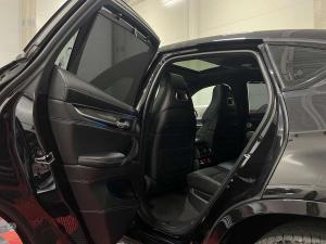 Black BMW X6 M 2015 in Vilnius, with an engine capacity of 4.40 L and mileage of 112 thousand km for 29990 €, photo 34 on AUTOMOTO.COM.LV