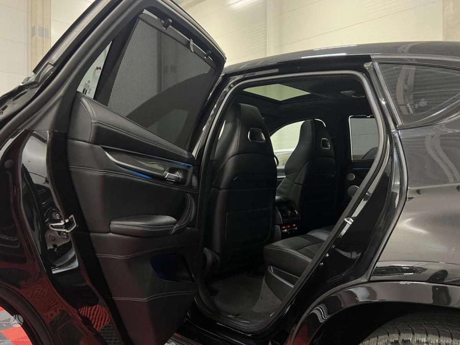 Black BMW X6 M 2015 in Vilnius, with an engine capacity of 4.40 L and mileage of 112 thousand km for 29990 €, photo 34 on AUTOMOTO.COM.LV
