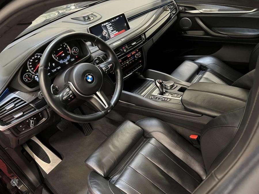 Black BMW X6 M 2015 in Vilnius, with an engine capacity of 4.40 L and mileage of 112 thousand km for 26470 €, photo 15 on AUTOMOTO.COM.LV