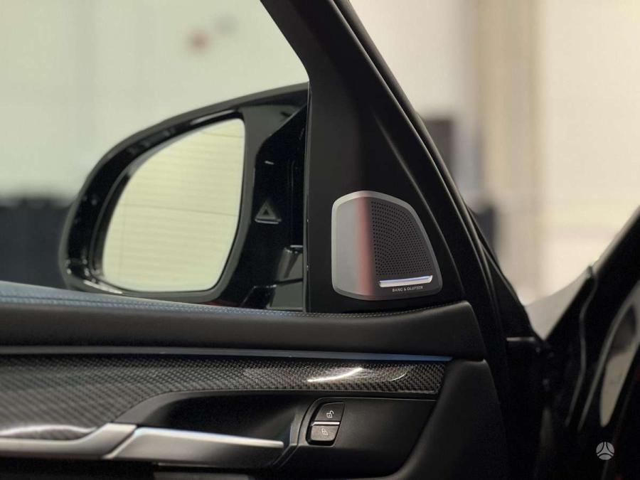 Black BMW X6 M 2015 in Vilnius, with an engine capacity of 4.40 L and mileage of 112 thousand km for 26470 €, photo 18 on AUTOMOTO.COM.LV