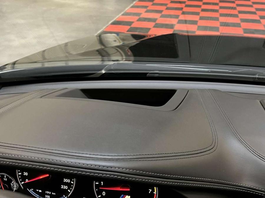 Black BMW X6 M 2015 in Vilnius, with an engine capacity of 4.40 L and mileage of 112 thousand km for 26470 €, photo 26 on AUTOMOTO.COM.LV