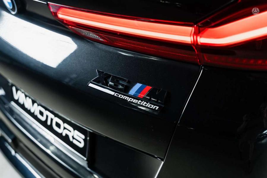Black BMW X6 M 2022 in Vilnius, with an engine capacity of 4.40 L and mileage of 40 thousand km for 88000 €, photo 15 on AUTOMOTO.COM.LV