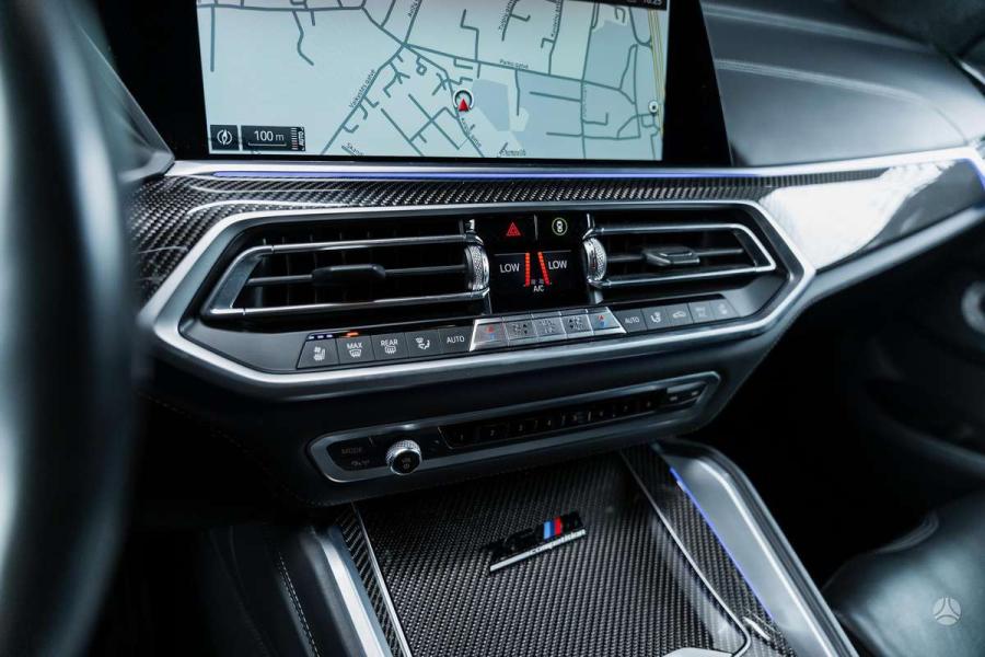 Black BMW X6 M 2022 in Vilnius, with an engine capacity of 4.40 L and mileage of 40 thousand km for 88000 €, photo 31 on AUTOMOTO.COM.LV