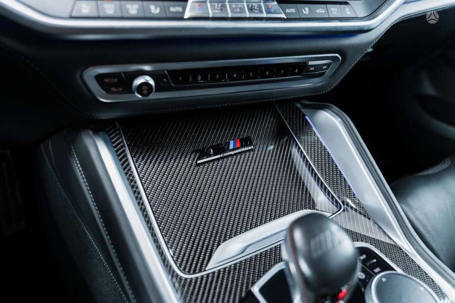Black BMW X6 M 2022 in Vilnius, with an engine capacity of 4.40 L and mileage of 40 thousand km for 88000 €, photo 32 on AUTOMOTO.COM.LV