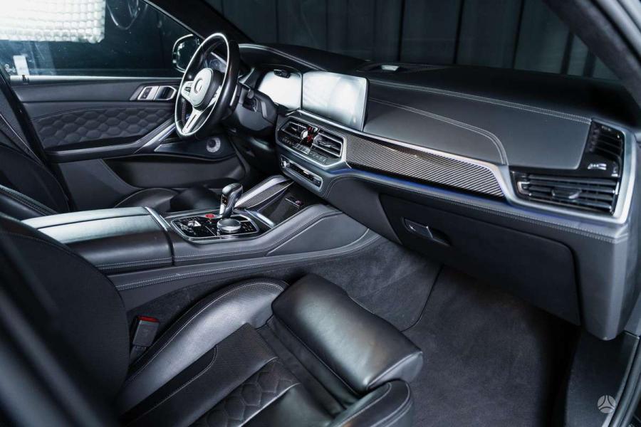 Black BMW X6 M 2022 in Vilnius, with an engine capacity of 4.40 L and mileage of 40 thousand km for 88000 €, photo 38 on AUTOMOTO.COM.LV